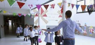 Become a Teacher in Spain with These 10 Programs