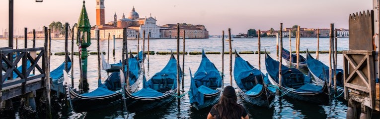 Self-Guided vs. Guided vs. Independent Travel | GoAbroad.com