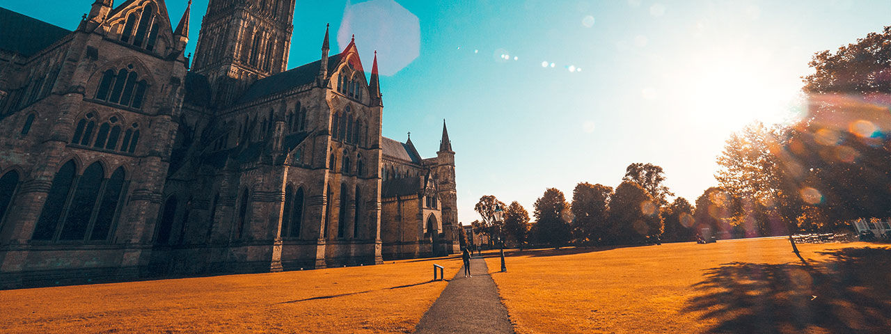 University in England: What to Know Before You Go