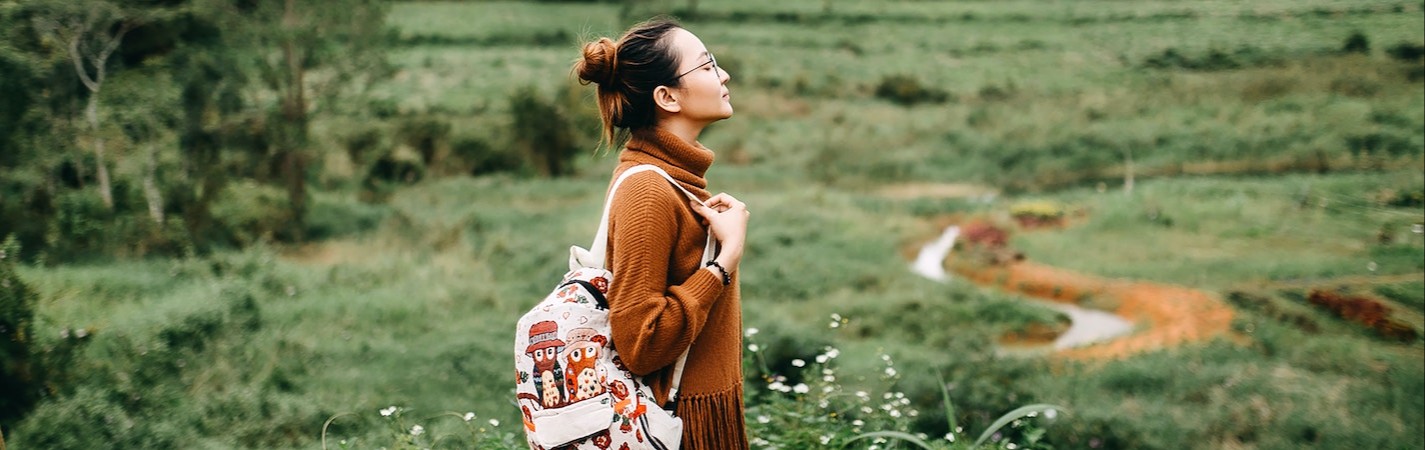 Studying Abroad Alone vs. With Friends | GoAbroad.com
