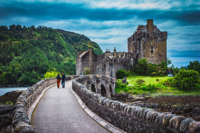 12 Best Study Abroad Programs in Scotland in 2023